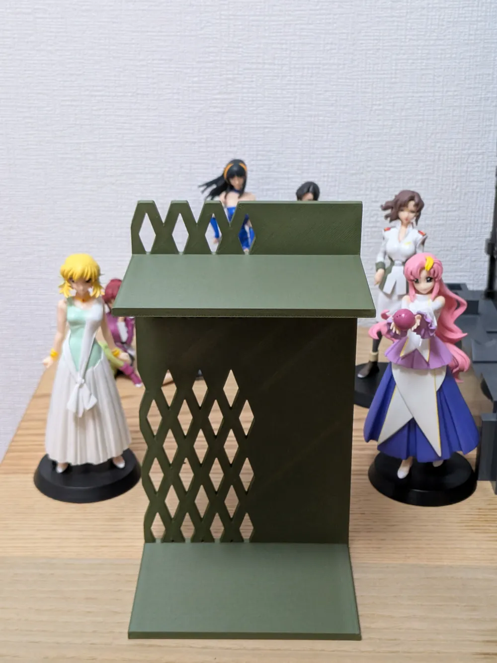 Gunpla Stand/Display for 2 Models by JapanFusion MakerWorld: Download ...