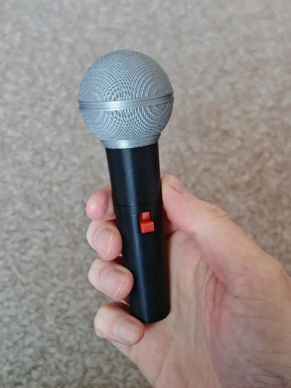 Toy microphone with fidget switch by sidneylopsides MakerWorld ...
