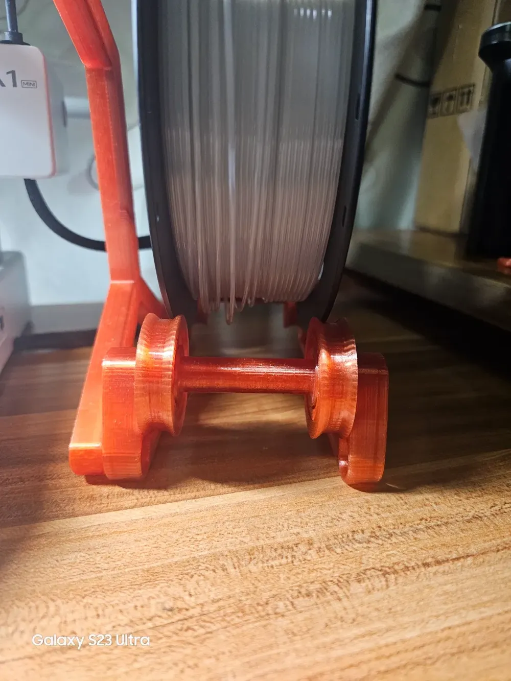 Low-cost filament enclosure or universal stand for arranging filaments ...