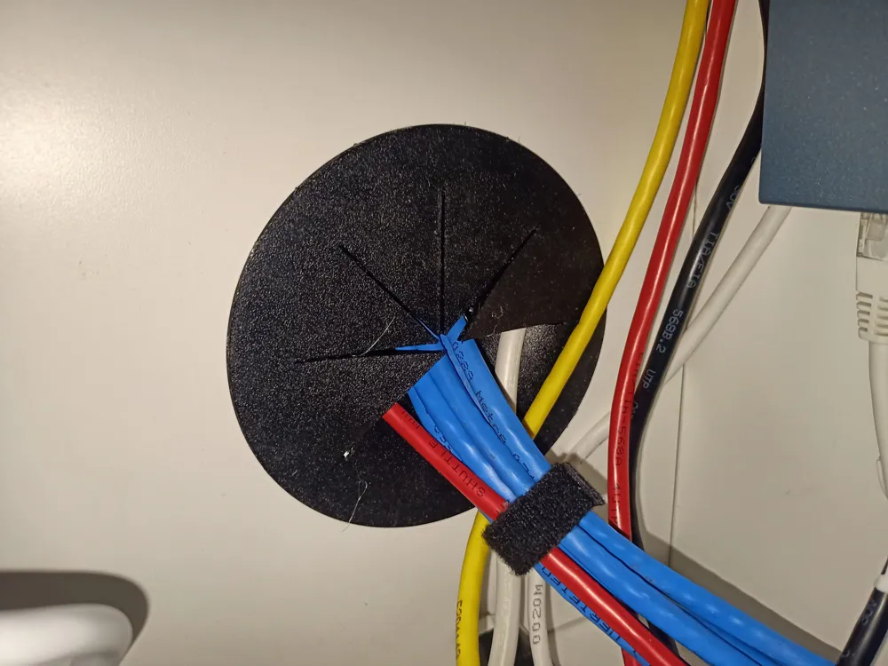 Flexible Cable entry. 92mm hole. 3mm thick wall by RynoRC MakerWorld ...