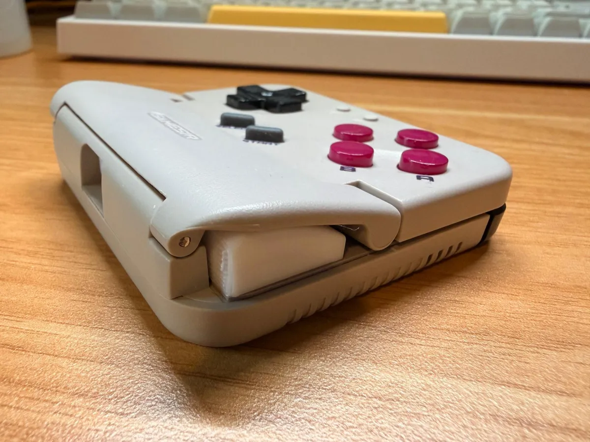 Gamesir Taco buffer for iPhone 17 - Free 3D Print Model - MakerWorld