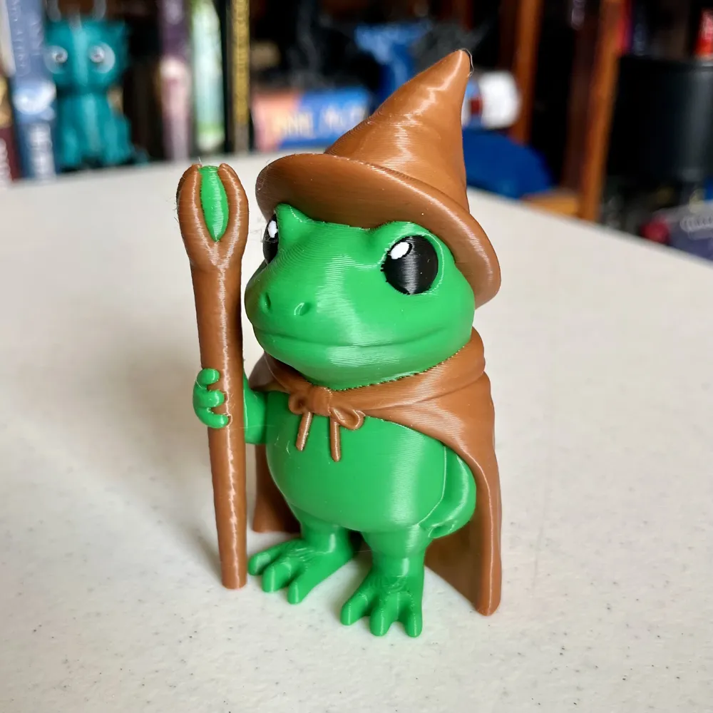 Frogs in Costume - Wizard Figure - Free 3D Print Model - MakerWorld