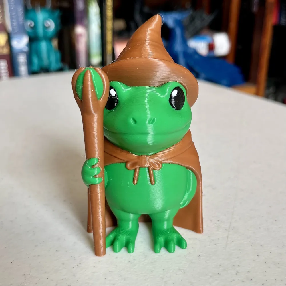 Frogs in Costume - Wizard Figure - Free 3D Print Model - MakerWorld