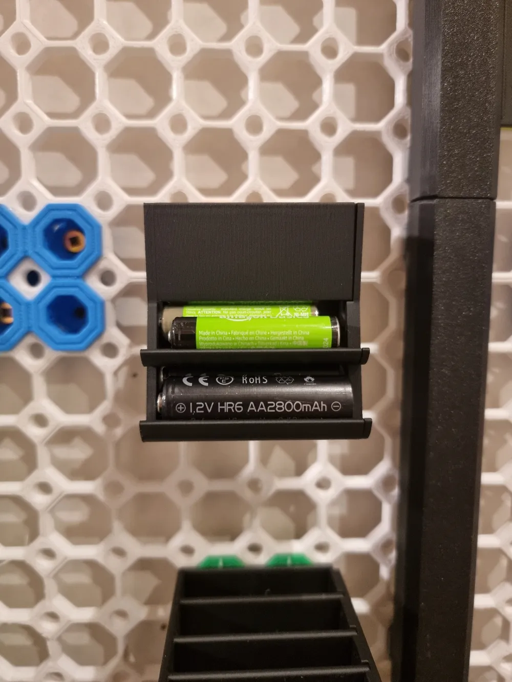 Multiboard Battery Dispencer Holder - Lite Version by innovUX - MakerWorld