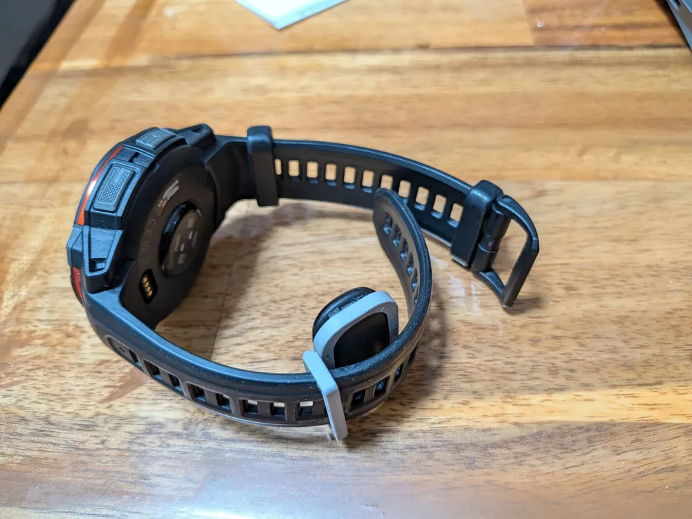 Fitbit Air pebble clip for normal watch band - Free 3D Print Model ...