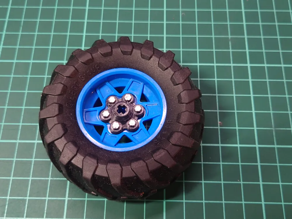 Wheel Cap with nuts for LEGO Technic wheel by horcikdesigns - MakerWorld