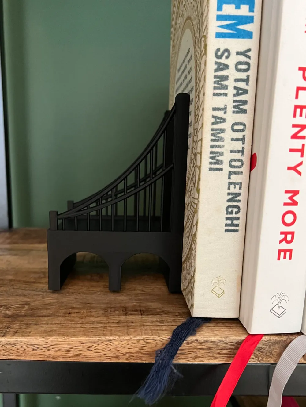 Suspended bridge bookend by Robin MakerWorld: Download Free 3D Models