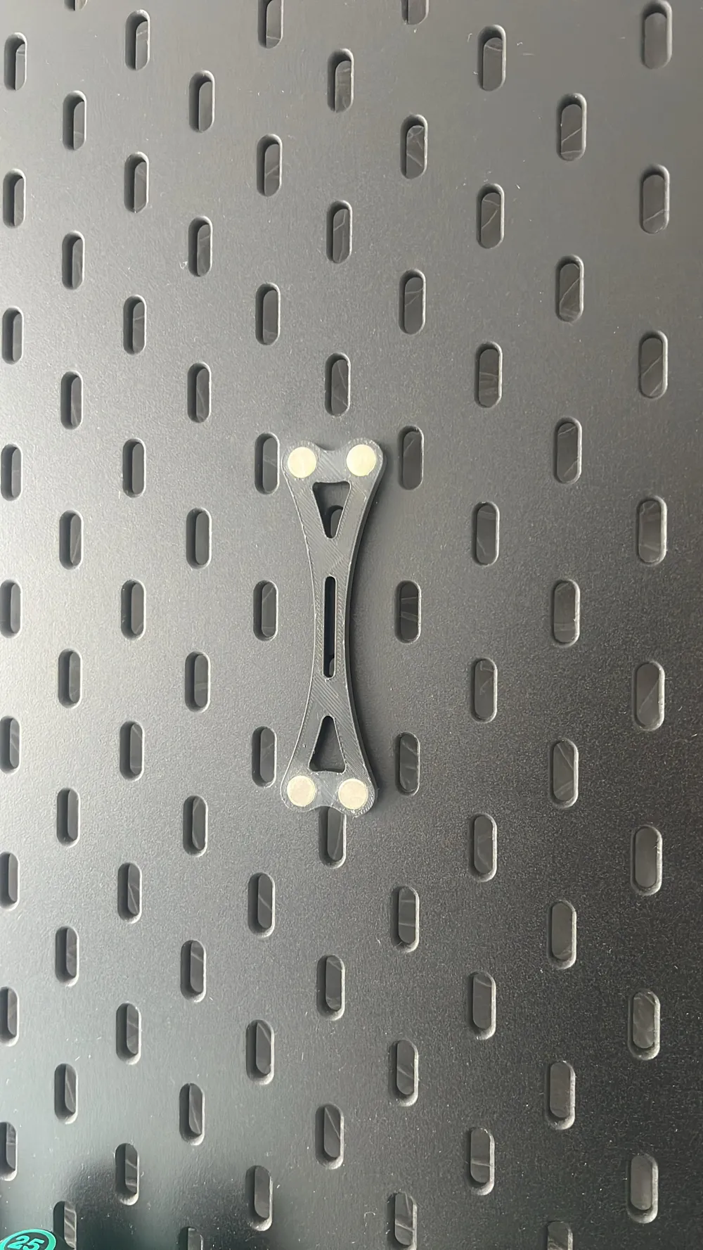 Skadis Leatherman magnetic holder - Free 3D Print Model - MakerWorld