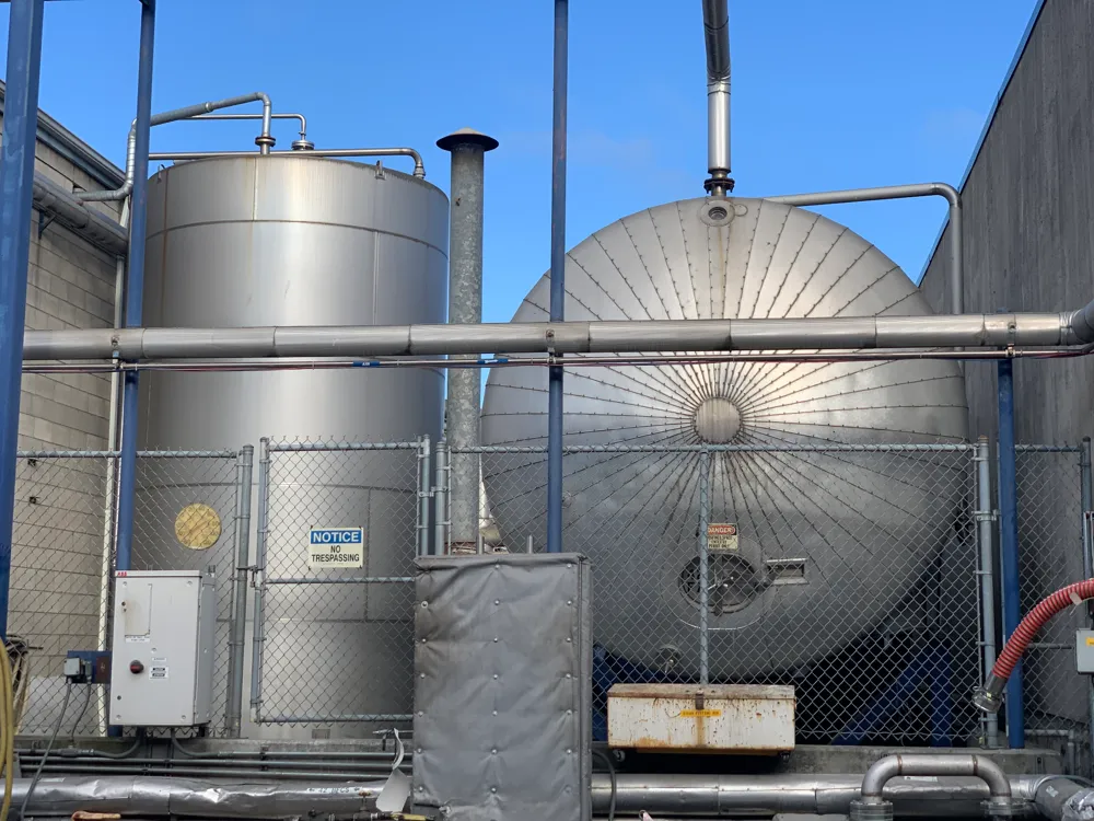 HO Scale Vertical Corn Syrup Storage Tank by 48 Hogger - MakerWorld