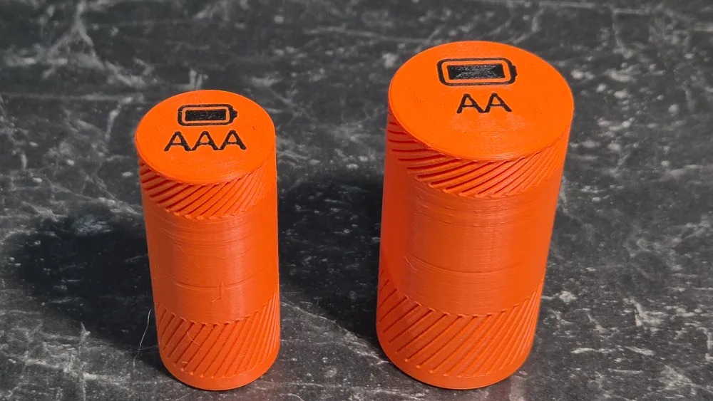 Round Battery Case - CR2 AAA & AA sizes by Dean_Menhennet - MakerWorld