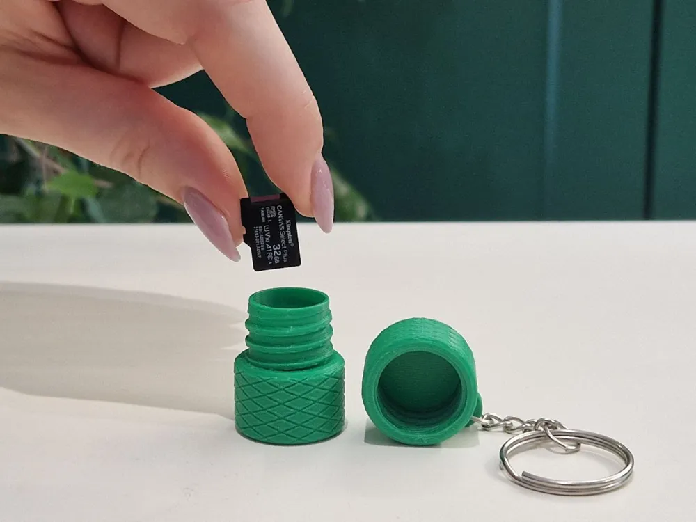 Tiny Perfect Jar Keychain by Hodzinets - MakerWorld