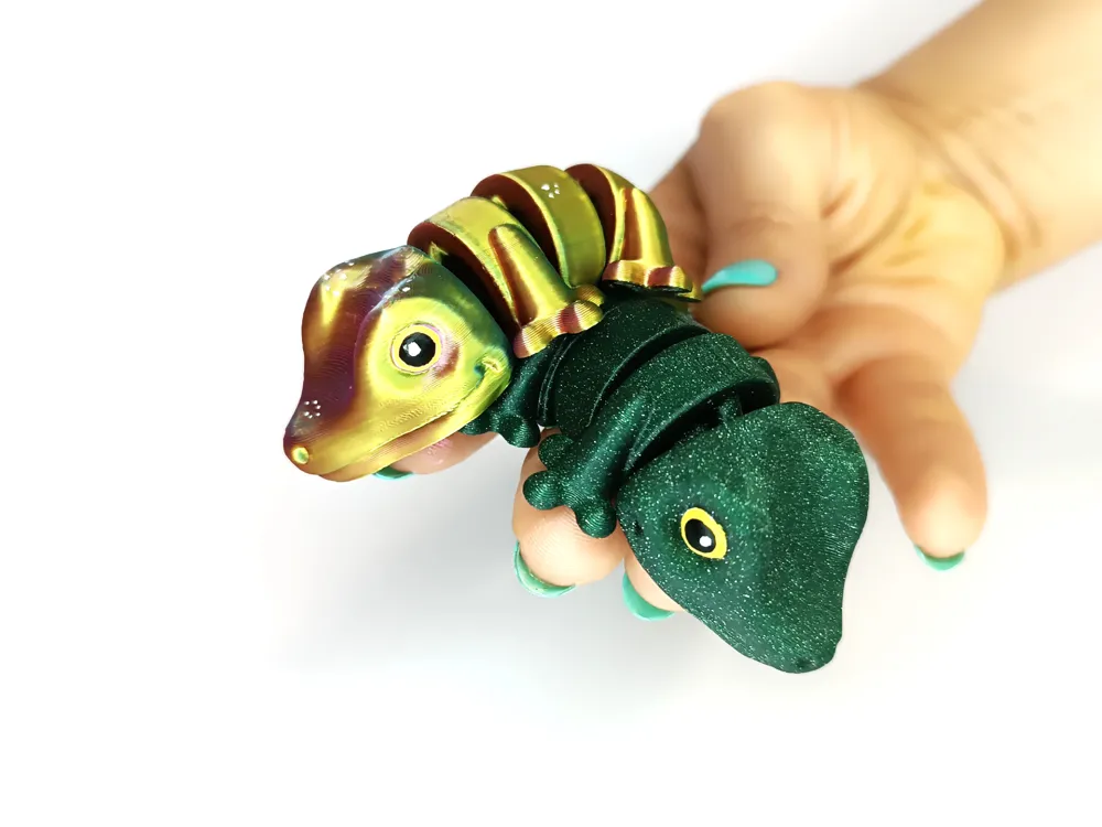 Cute Flexible Gecko (Toy, Keychain & Magnet) by Valeria Momo & Mattia ...