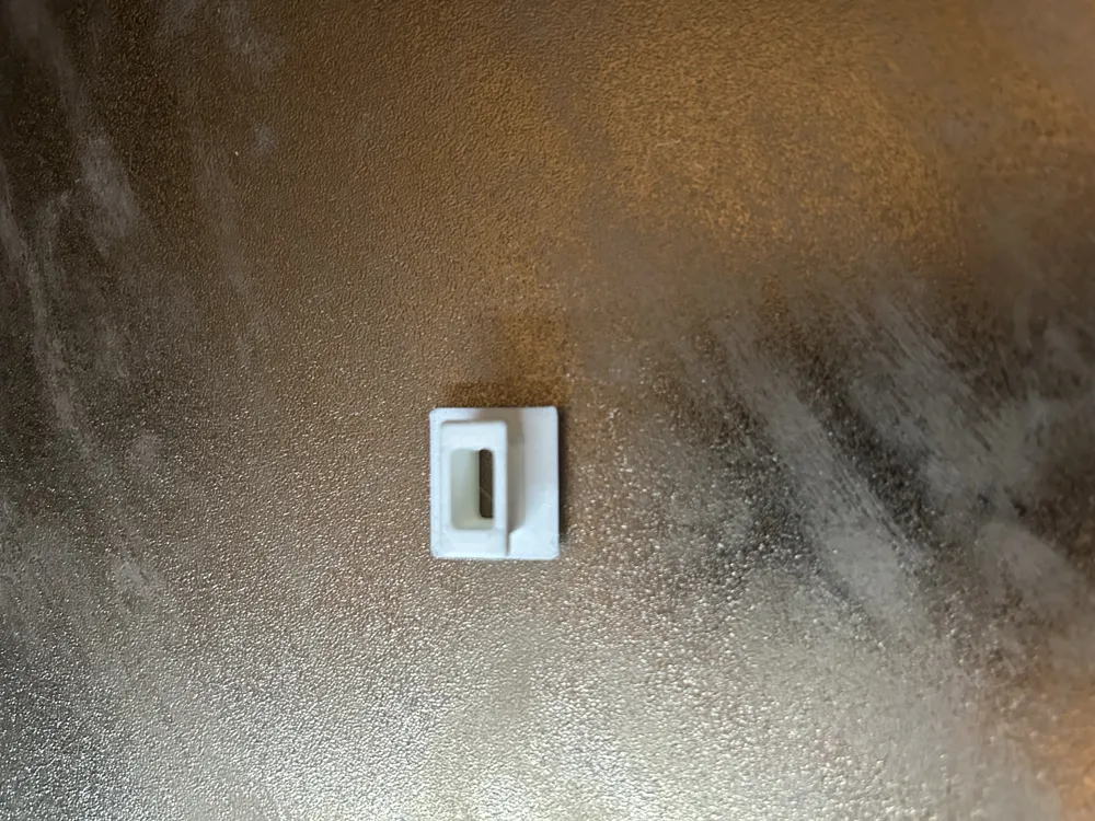 BMW E46/E65/E66 Dash Trim Clips - Free 3D Print Model - MakerWorld