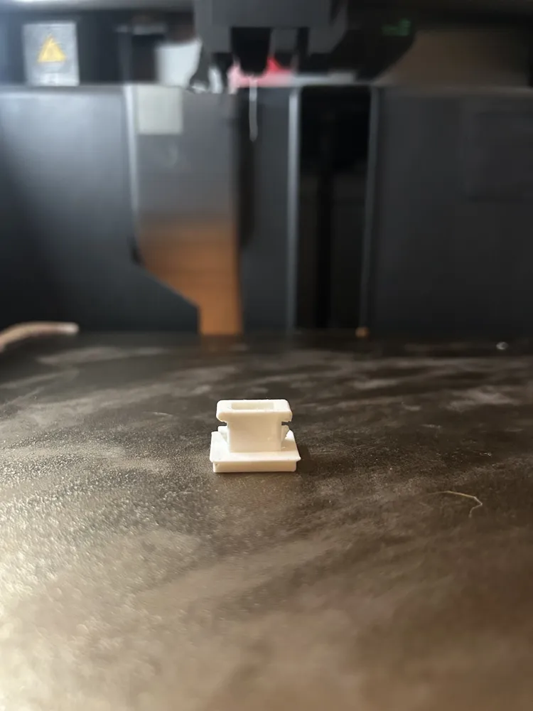 BMW E46/E65/E66 Dash Trim Clips - Free 3D Print Model - MakerWorld