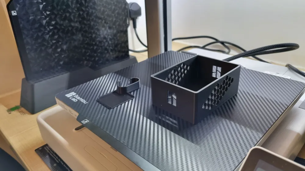 Bambu Lab Poop Deflector + bucket (A1 + A1 mini) by Jaffer aldurazi ...