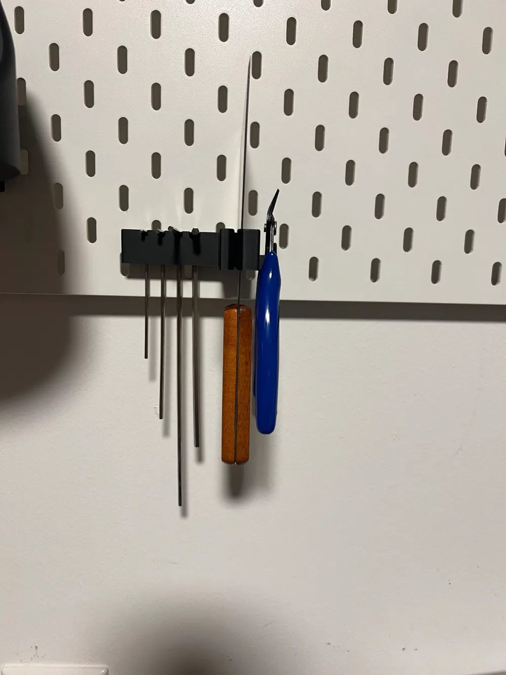 ANYCUBIC Cleaning Kit Holder Skadis - Free 3D Print Model - MakerWorld