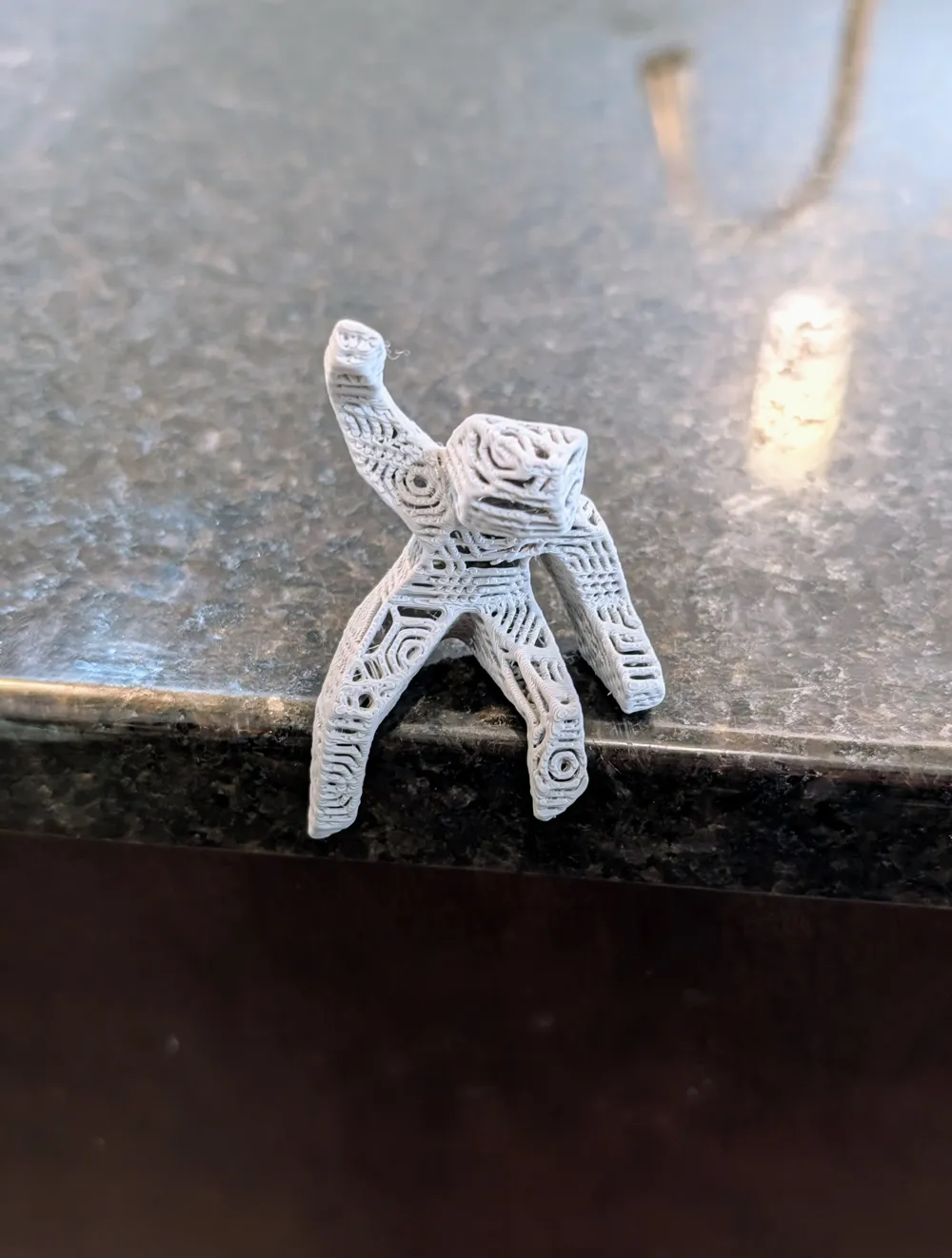 《挽救计划》格蕾丝钥匙扣 - 修正支撑 - 免费 3D 打印模型 - MakerWorld