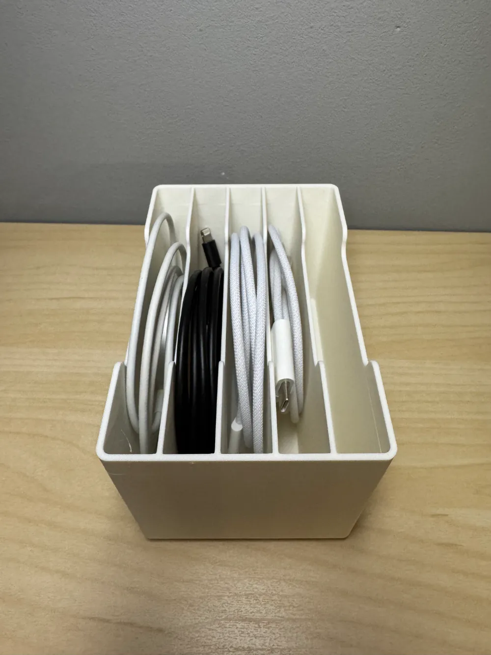 Gridfinity Cable Organizer Box (5 slots) by Lukas MakerWorld: Download Free 3D Models