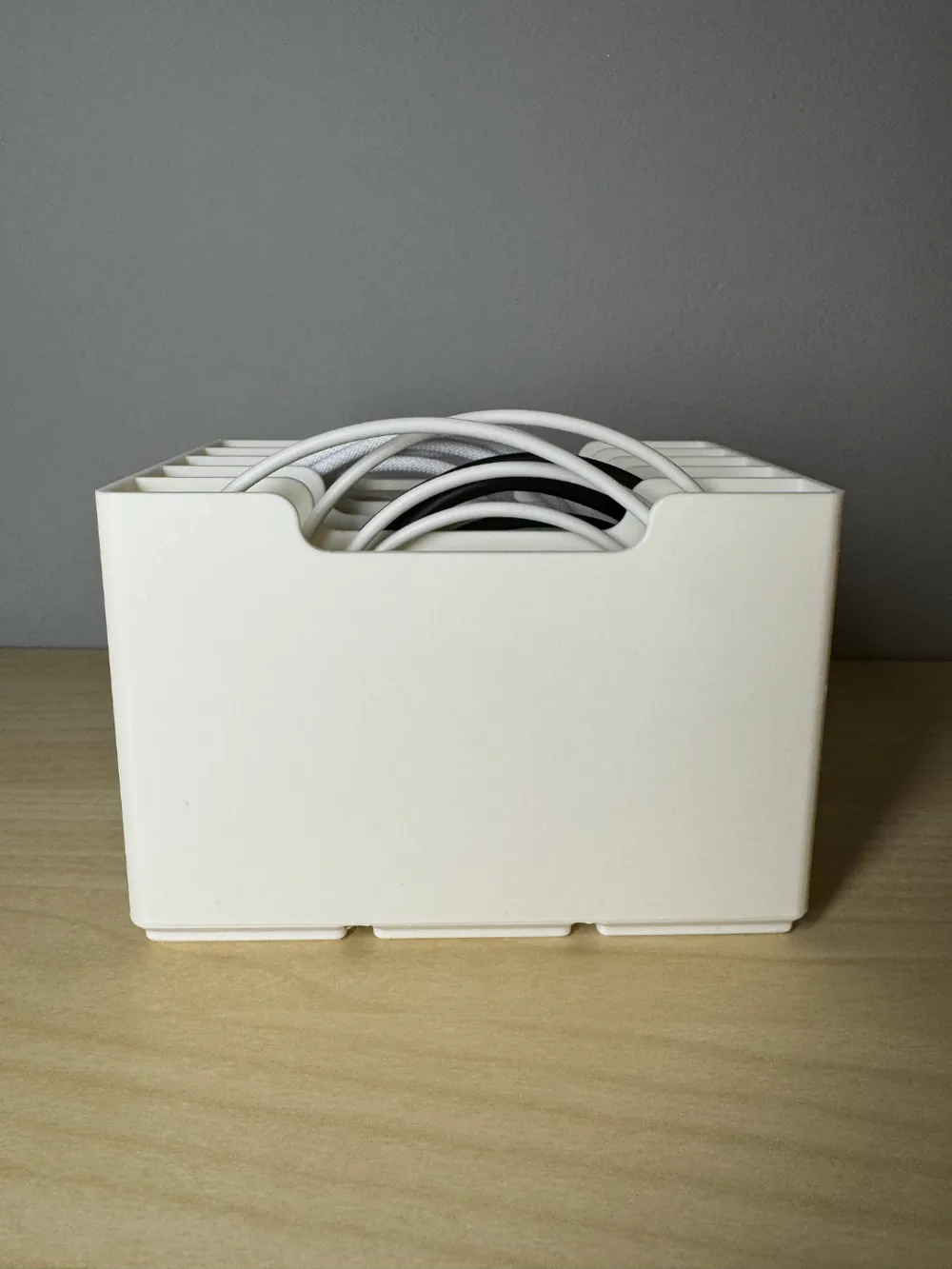 Gridfinity Cable Organizer Box (5 slots) by Lukas MakerWorld: Download ...