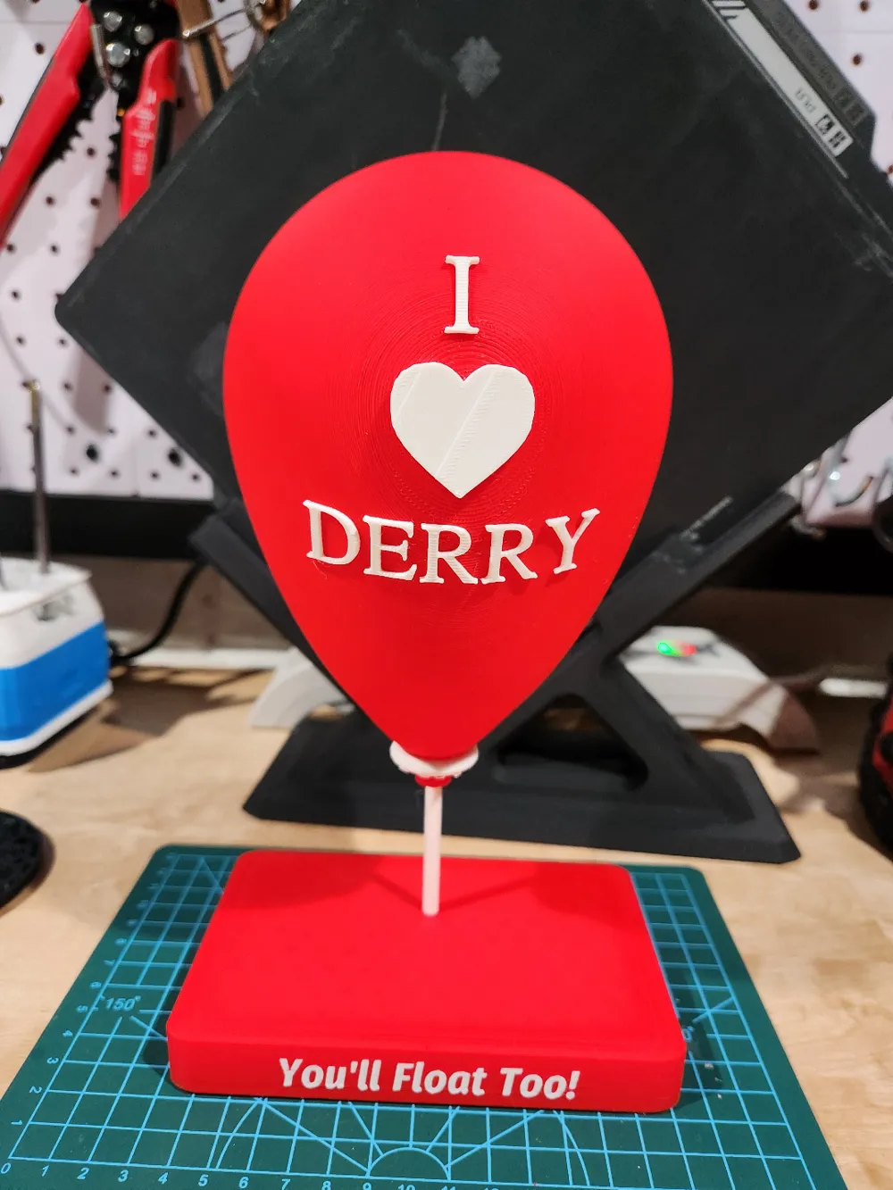 Stand for Derry Balloon (IT, You'll Float Too!) by PygmyTwylyte ...
