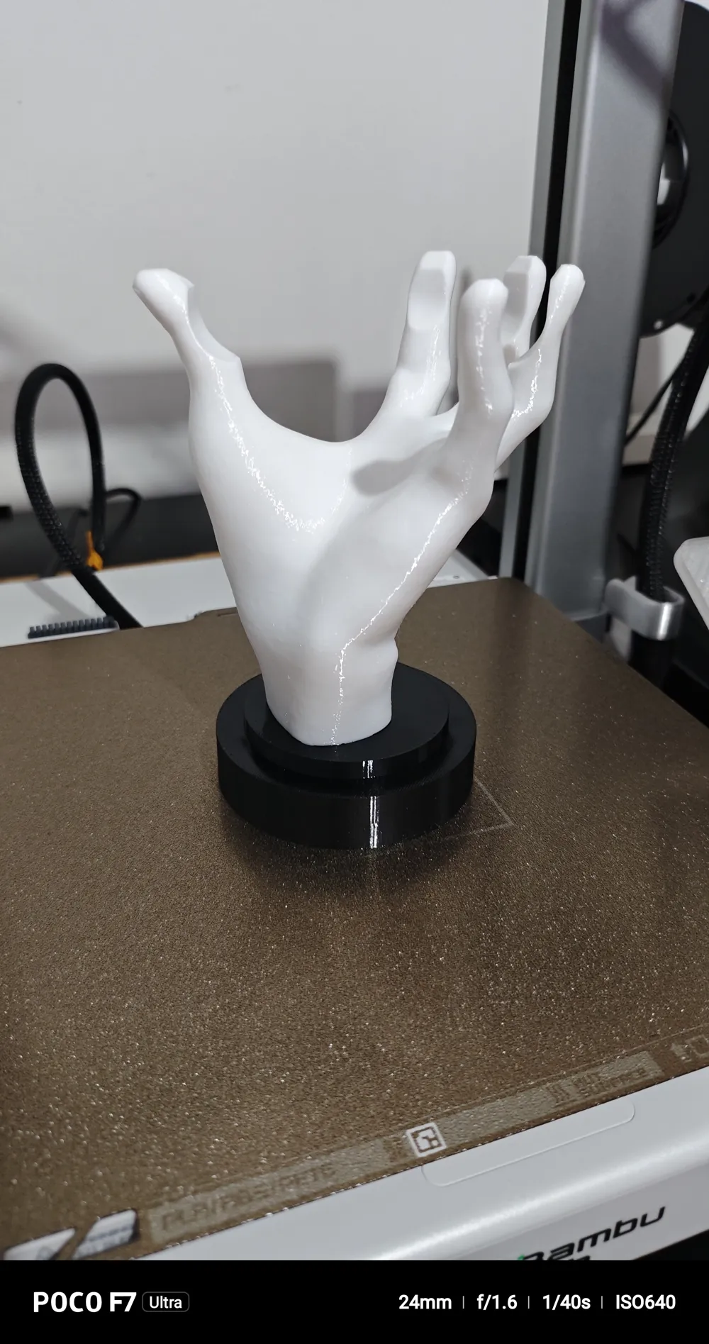 Suporte Echo Dot v3 Mão - Modelo gratuito para impressão 3D - MakerWorld