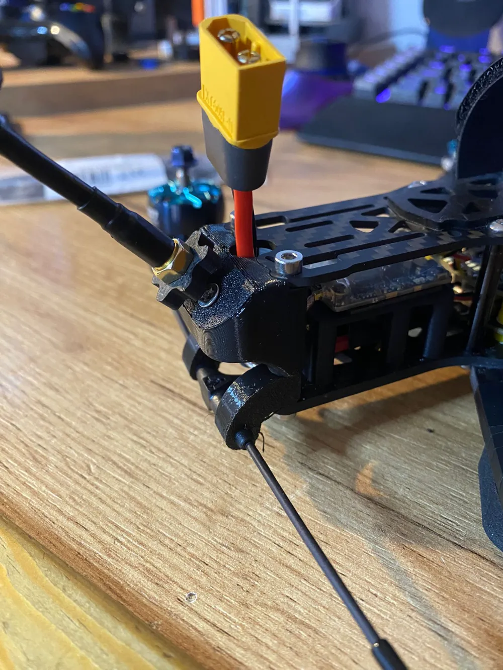 TBS Source One HD 5 VTX Antenna Holder by kollerrobin6 - MakerWorld