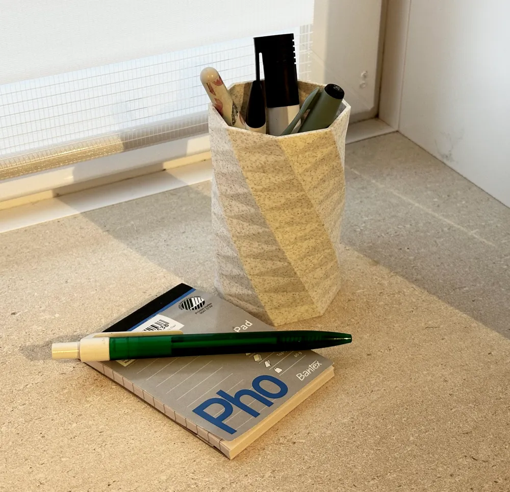 Twist Faceted Pencil Holder by lukas.duus - MakerWorld