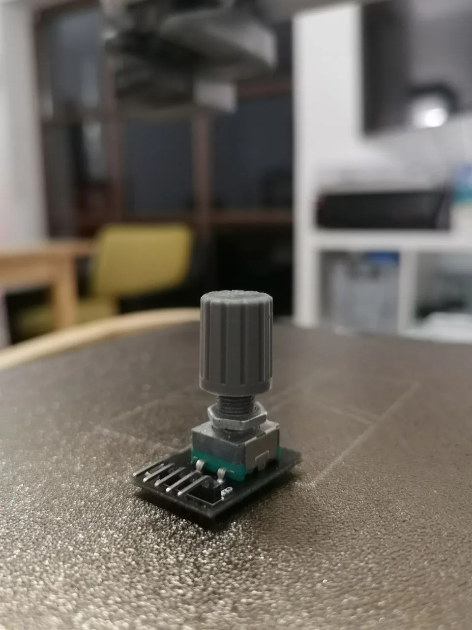 ESP32 30-pin rig for a 1.4-inch LCD and encoder by phonox - MakerWorld