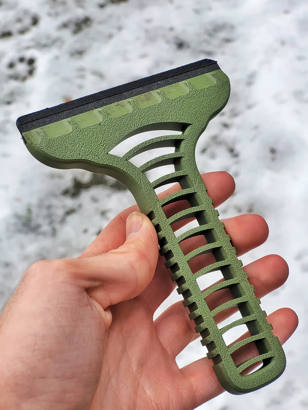 Ice Scraper With Replacable Blade - Free 3D Print Model - MakerWorld
