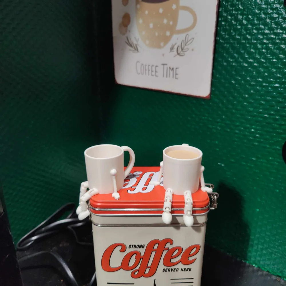 Coffee mug with articulated legs - Free 3D Print Model - MakerWorld