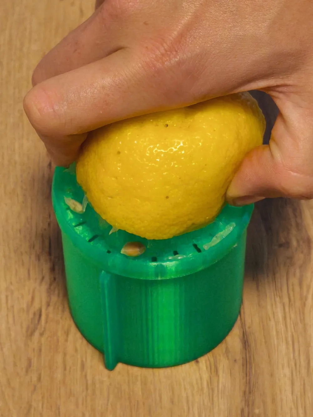COMPACT CITRUS JUICER by 2Bproject MakerWorld: Download Free 3D Models