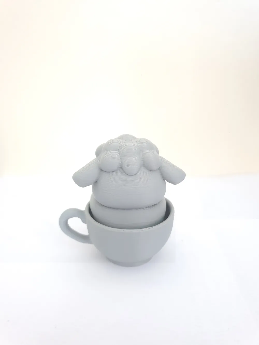 Oveja tierna en taza por Midjam MakerWorld: Descarga Modelos 3D Gratuitos