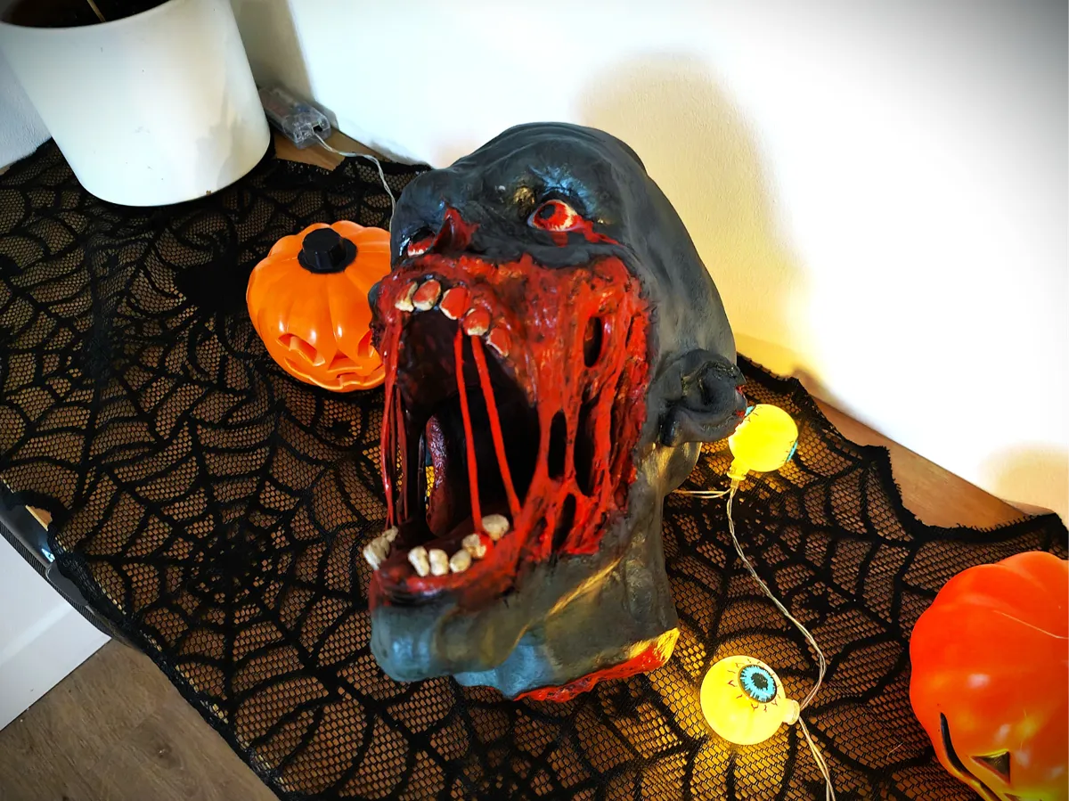 ZOMBIE cutted Head -- Great details ! - Free 3D Print Model - MakerWorld
