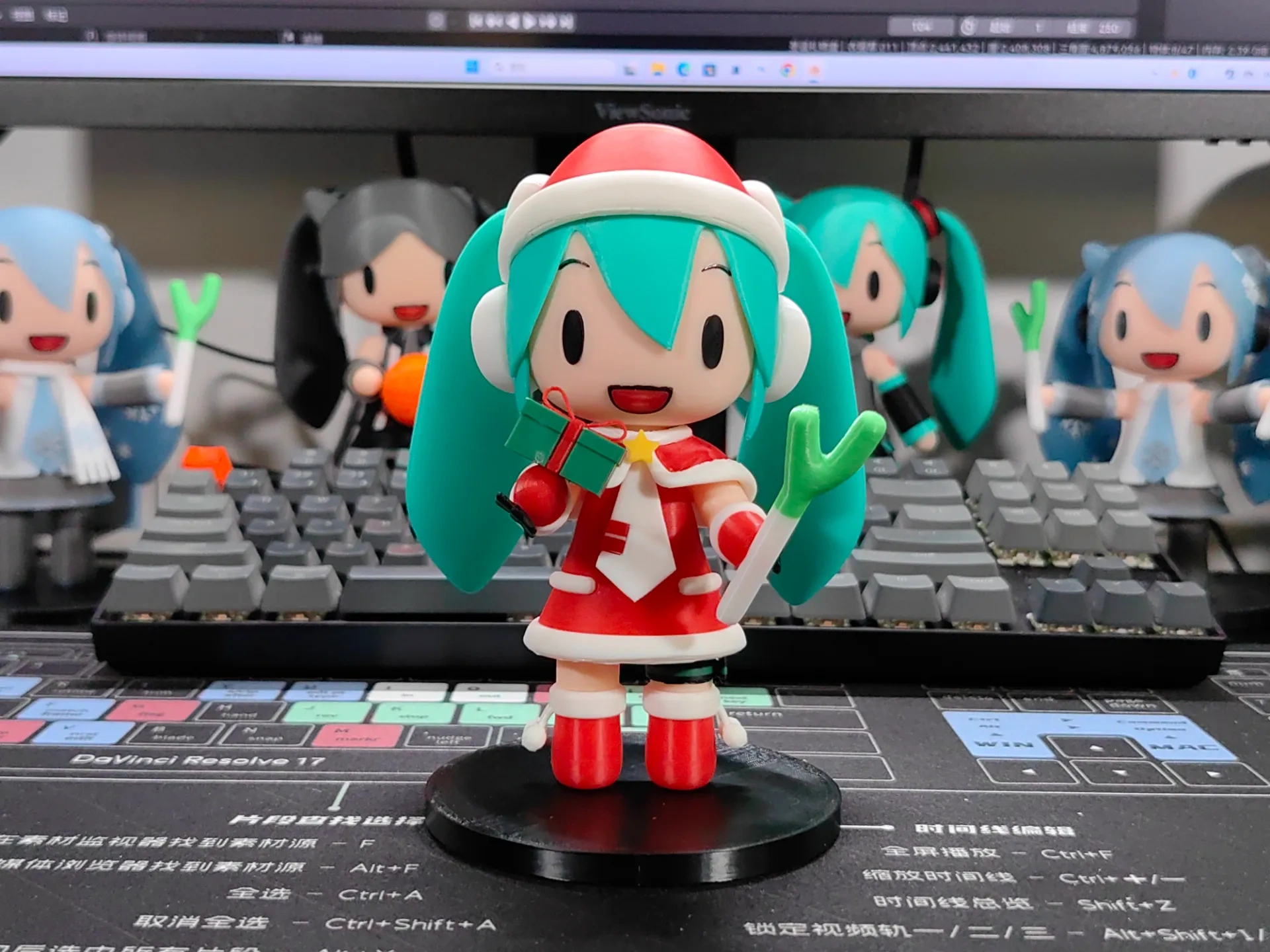 Hatsune Miku fufu 16 Christmas by 捕鱼悦 - MakerWorld