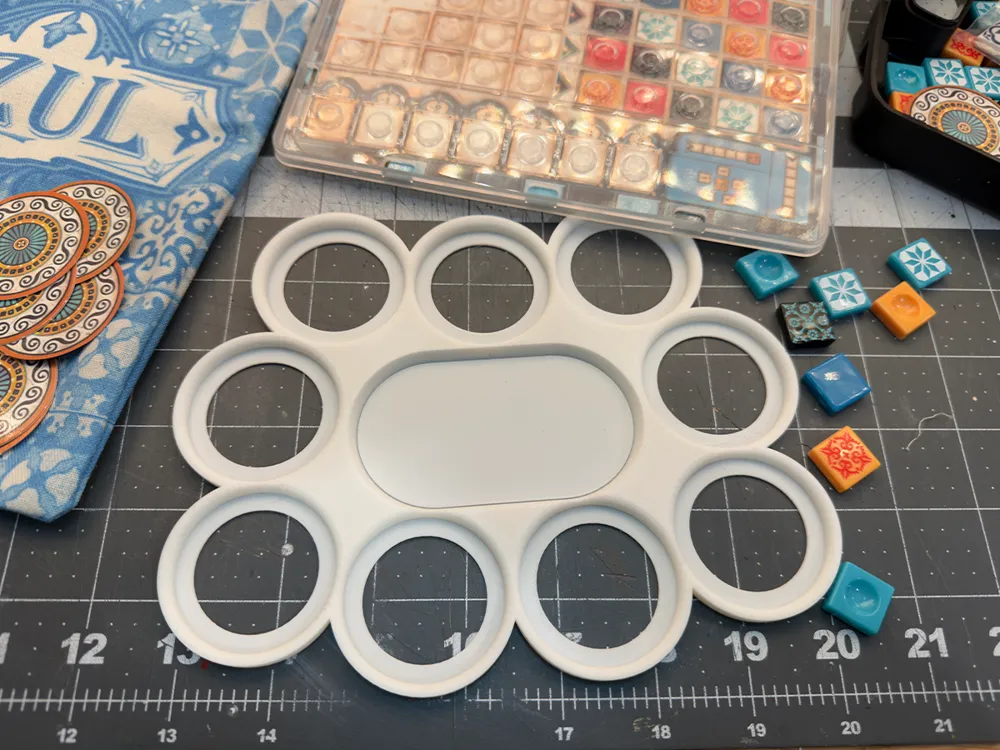 Azul Mini Board game circle tile holder - Free 3D Print Model - MakerWorld
