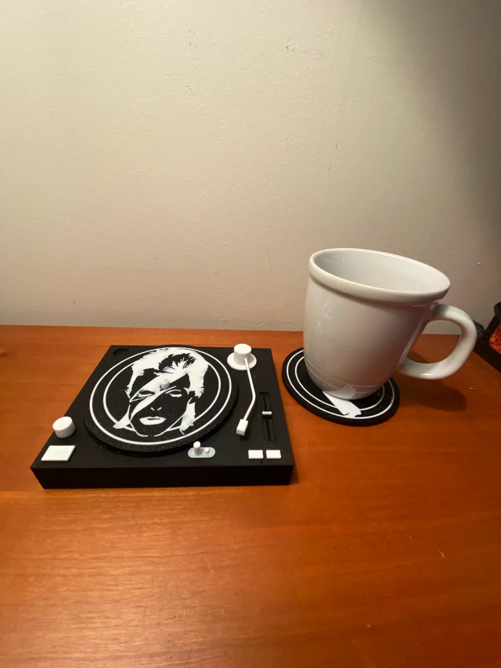 Turntable Coaster Holder by Lez MakerWorld: Download Free 3D Models