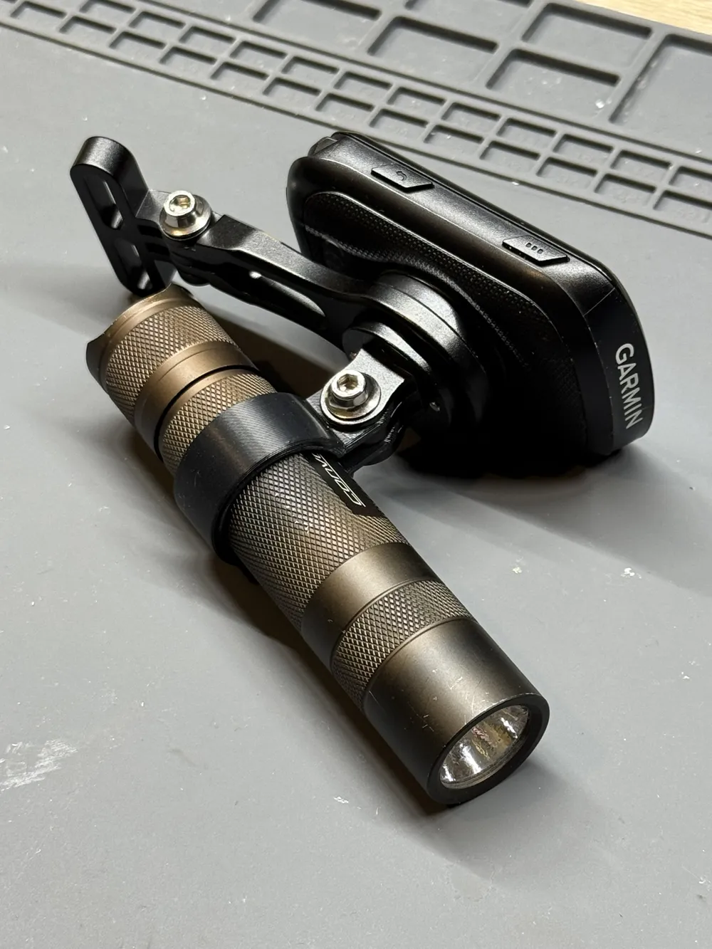 Any Flashlight GoPro Mount by mapache MakerWorld: Download Free 3D Models