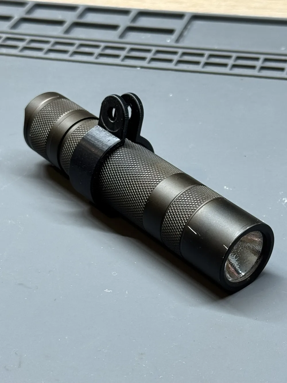 Any Flashlight GoPro Mount by mapache MakerWorld: Download Free 3D Models
