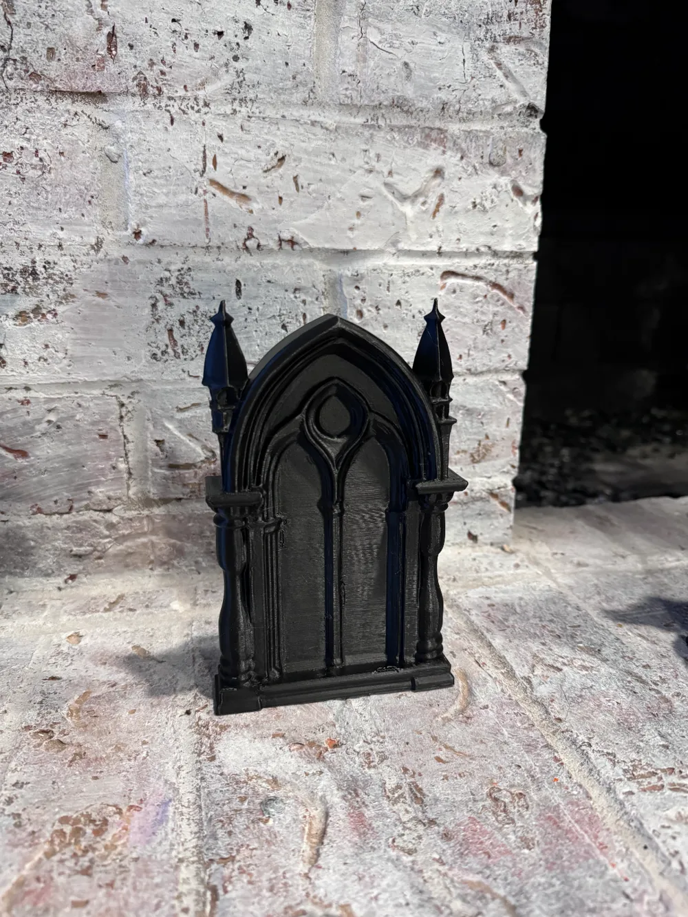 Antique Castle Window by CorwineCustoms.3D LLC - MakerWorld