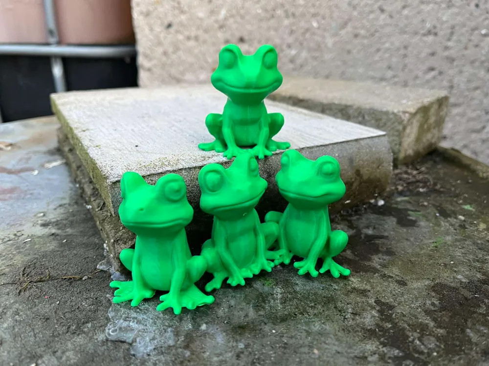 Cute frogs sitting by Ainon3Dprint MakerWorld: Download Free 3D Models