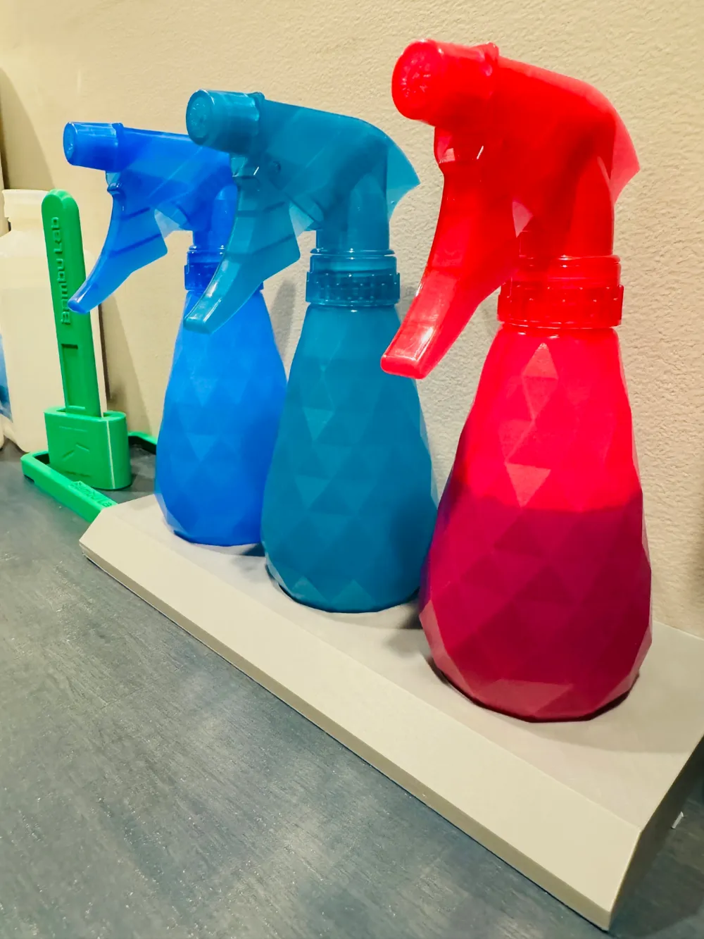 Triple Solvent Stand TSS-1 by dooragactivity - MakerWorld