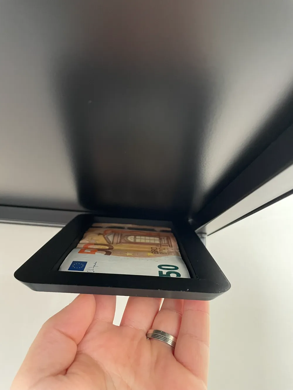 Magnetic money stash by Anown MakerWorld: Download Free 3D Models