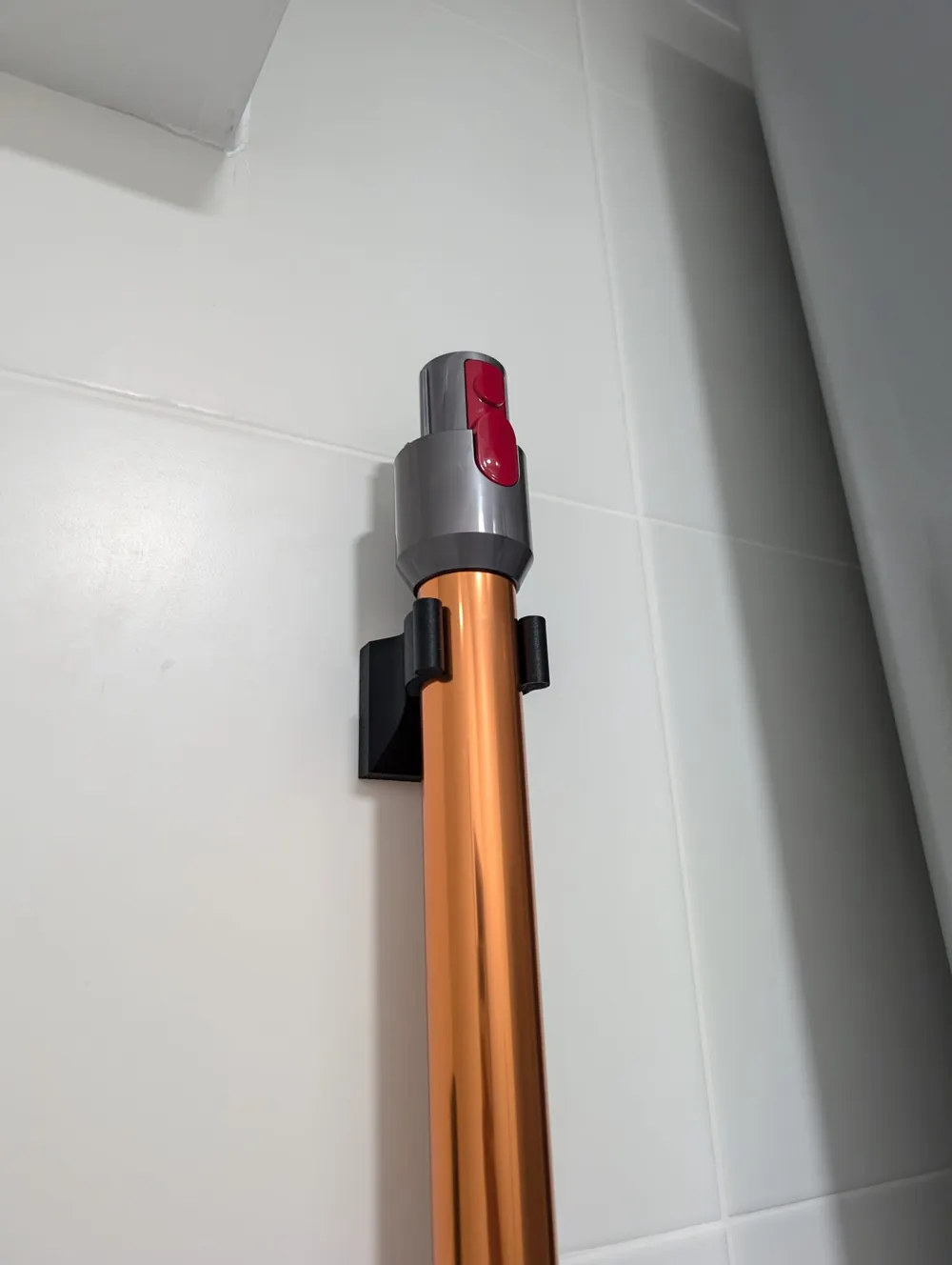 Dyson long tube wall hanger - Free 3D Print Model - MakerWorld