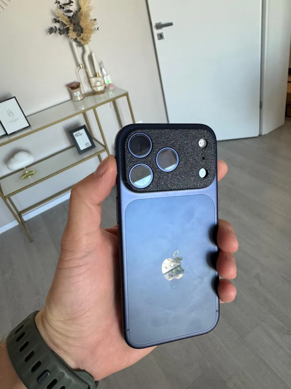 Iphone 17 PRO camera dust cover - Free 3D Print Model - MakerWorld