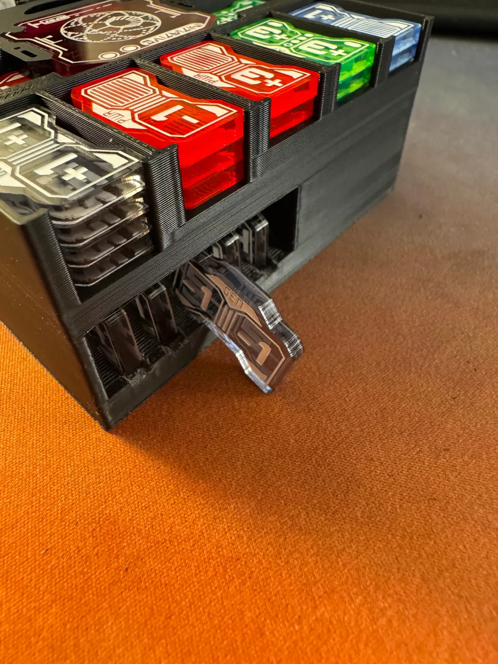 Token insert for BuyTheSameToken Game Genic Box by NavyCow - MakerWorld