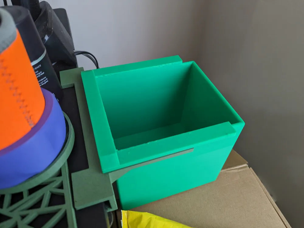 Simple Desk side bin by SeizureGman - MakerWorld