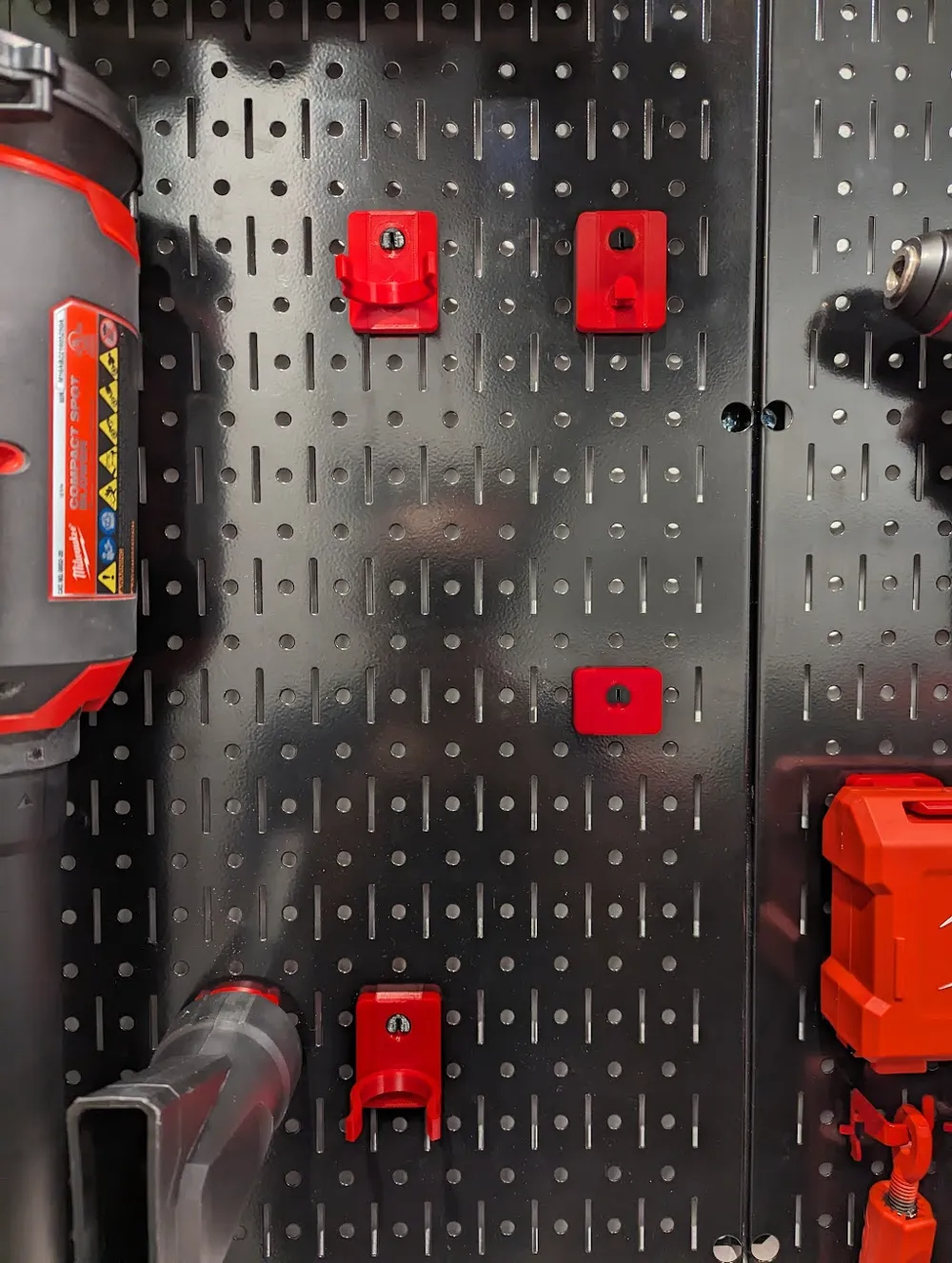 Wall Control - Milwaukee M12 Compact Vacuum by ultrajaxel - MakerWorld