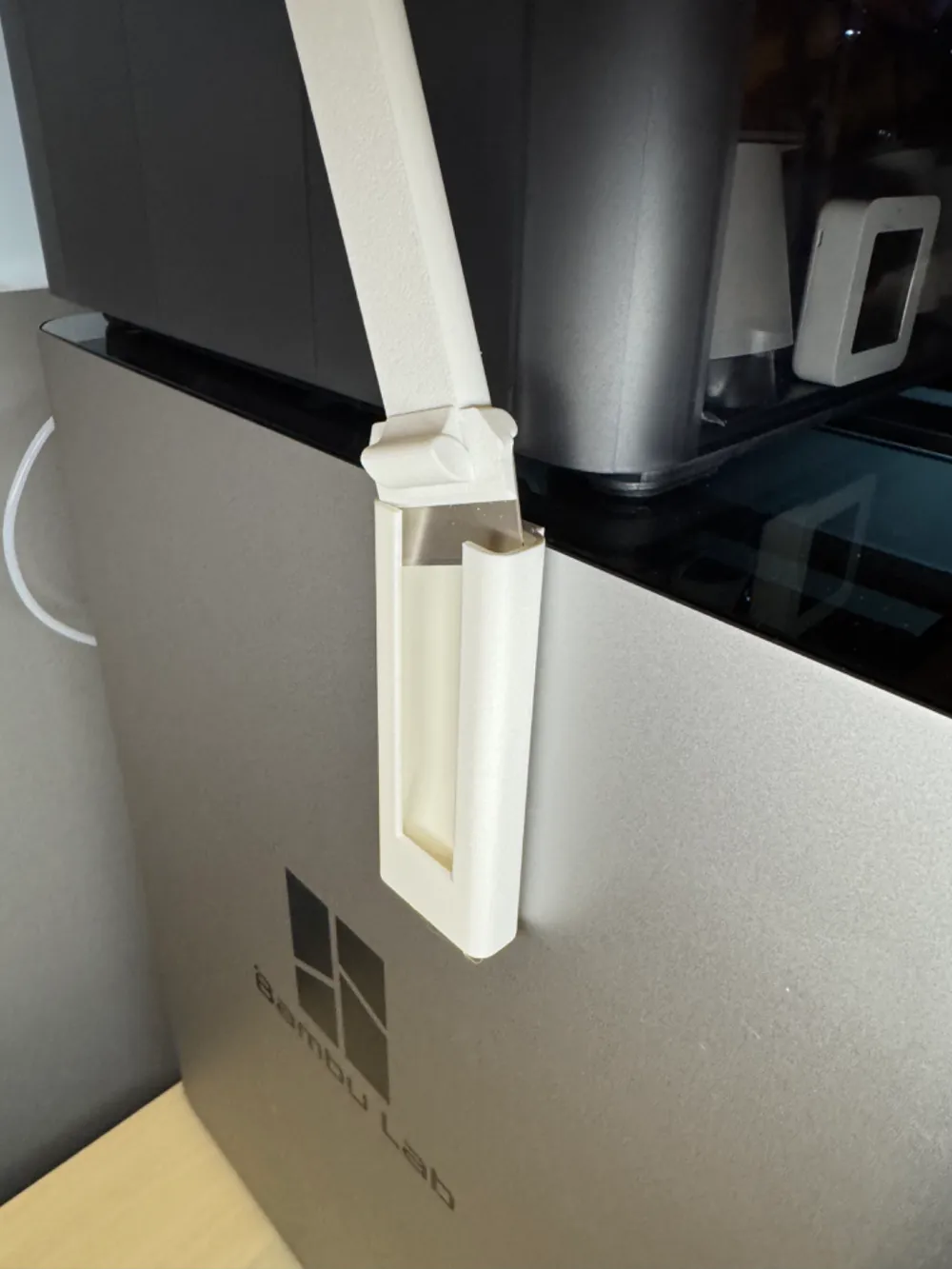 X1C/P1S Bambu Scraper Grid - Side Holder by Lukas MakerWorld: Download ...