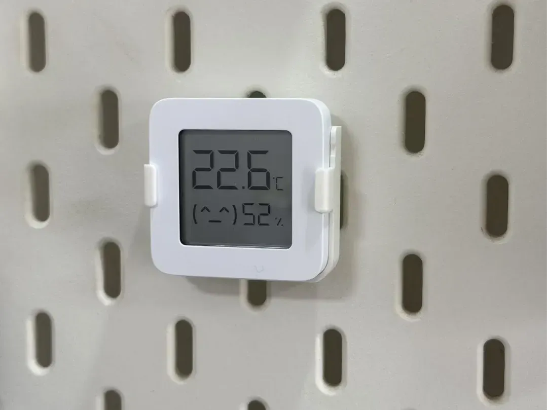 Xiaomi Mijia Temperature and Humidity Sensor 2 Base - IKEA Pegboard ...