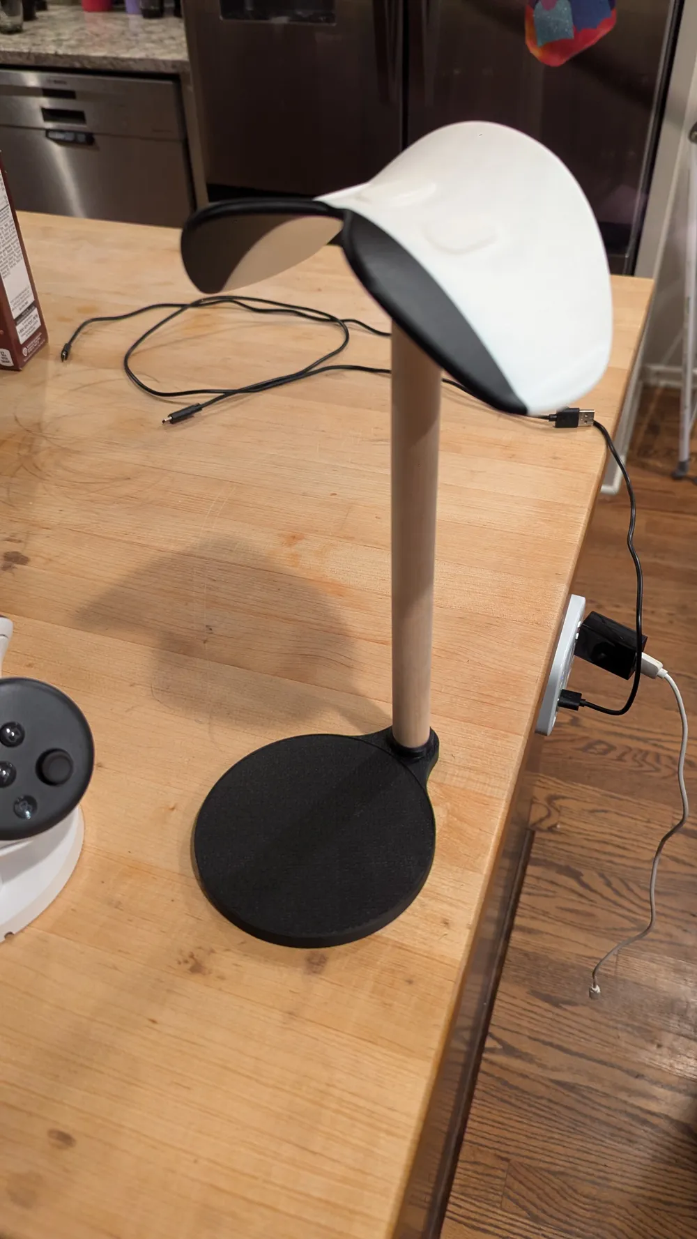 Base di ricarica compatta per Meta Quest 3 da shaun.ober MakerWorld ...